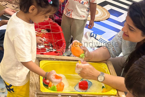 Messy Play with Twiggle & Wiggle | Event | 05 Oct 2024 11:00 AM - 12:30 ...